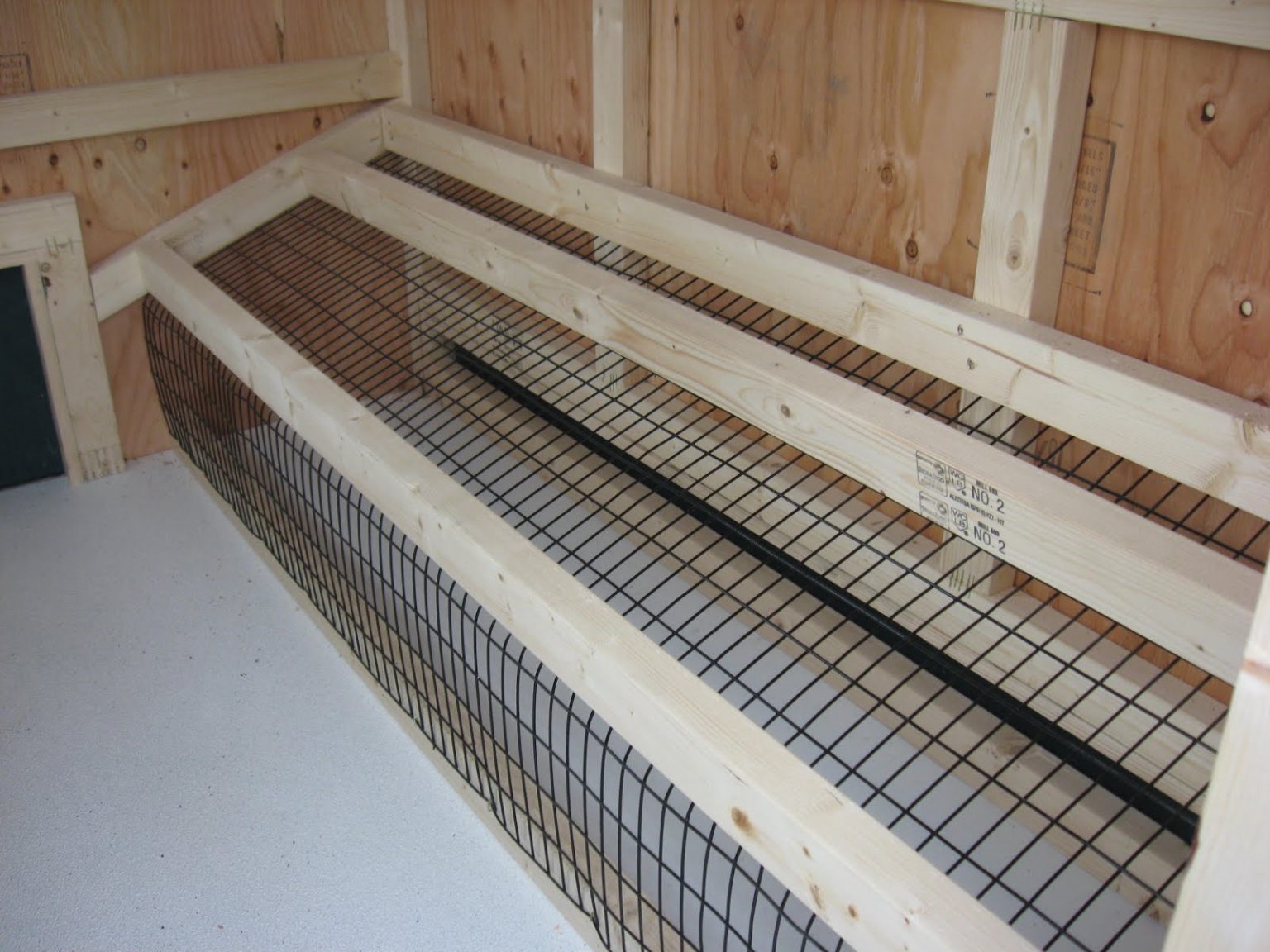 Easy Clean Chicken Coop With Pull Out Glasbord Tray | Horizon Structures